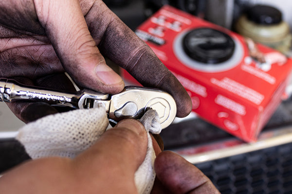 Hand and Tool Wipes | Naturally Degreasing Lemon Oil | Olsa Tools